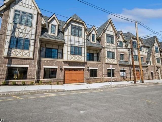 4 Community Pl Unit #108, Madison, NJ 07940