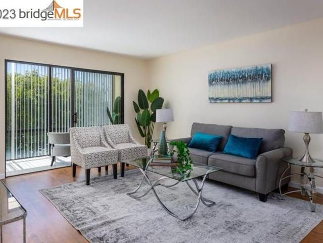 4 Commodore Dr #D321, Emeryville, CA 94608