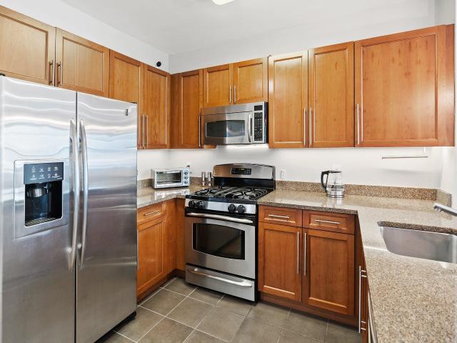 4 Constellation Pl # 102