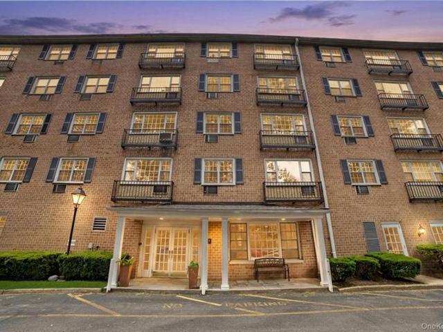 4 Consulate Dr Apt 3C, Tuckahoe, NY 10707