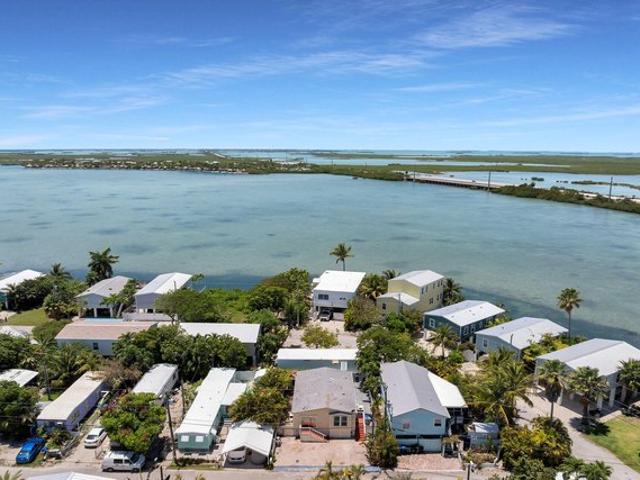 4 Coral Dr, Saddlebunch, FL 33040