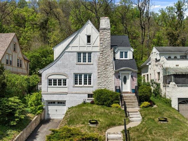 4 Corliss Ter, Wheeling, WV 26003