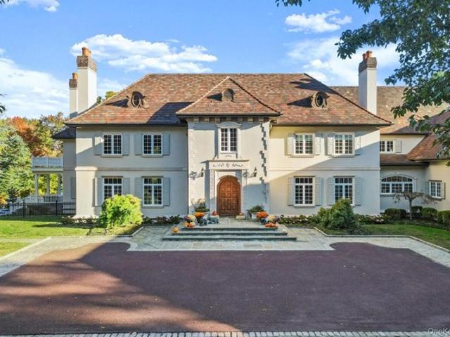 4 Cowdray Park Dr, Armonk, NY 10504