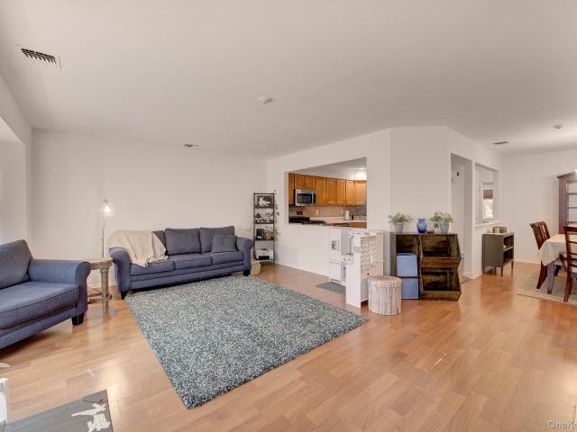 4 Country View Lane