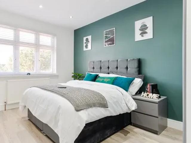 4 Cranes Park Crescent, London, KT5 8AN, United Kingdom | Room for rent #167486242 | Rentberry