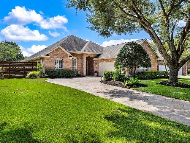 4 Crestwood Circle