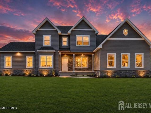 4 Cristina Ct, Matawan, NJ 07747