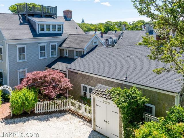 4 Crown Ct, Nantucket, MA 02554 | MLS #93034 | Compass