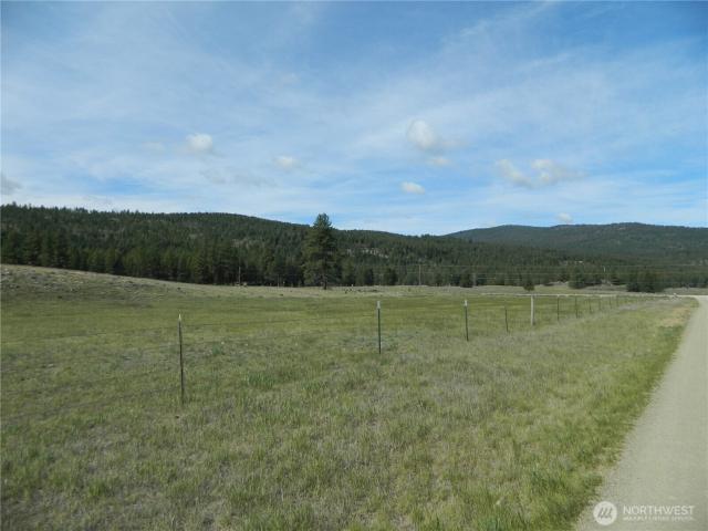 4 Duck Flats Road