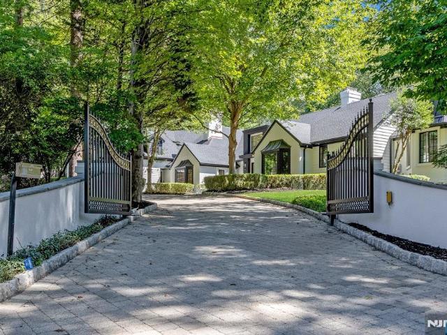 4 Duck Pond Rd, Alpine, NJ 07620 | MLS #25033 | Compass