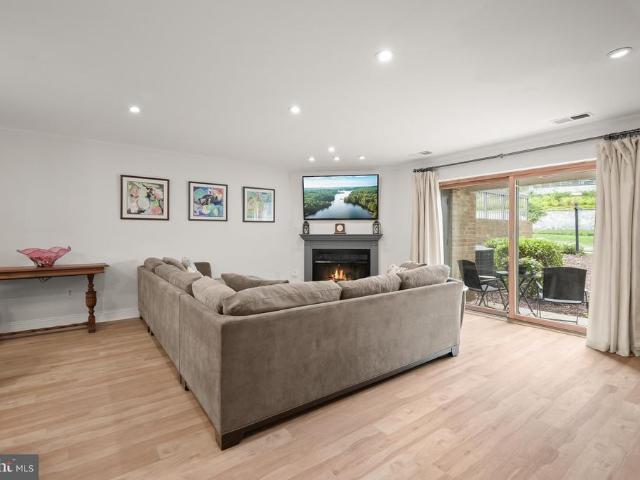 4 Dudley Court