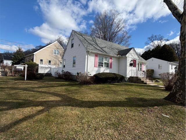 4 Dunbar St, Providence, RI 02909 | MLS #1412 | Compass
