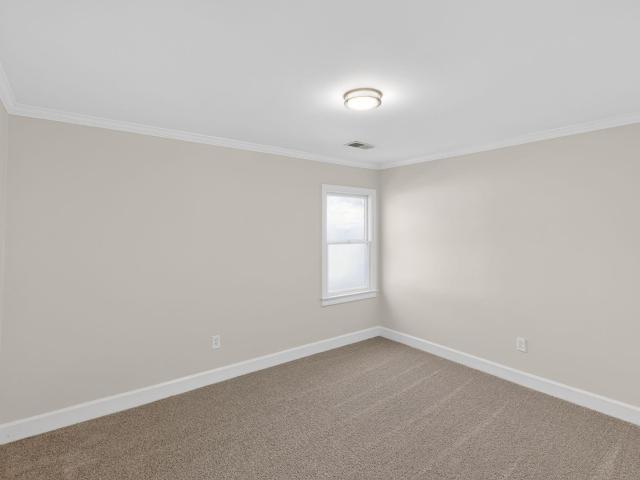 4 Dunrobin Lane