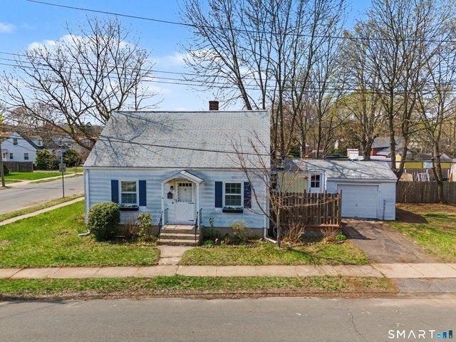 4 Dallas St, Hamden, CT 06514
