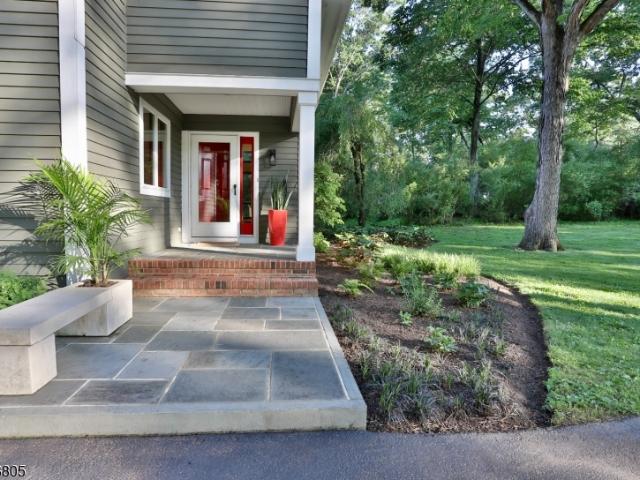 4 Deerwood Dr