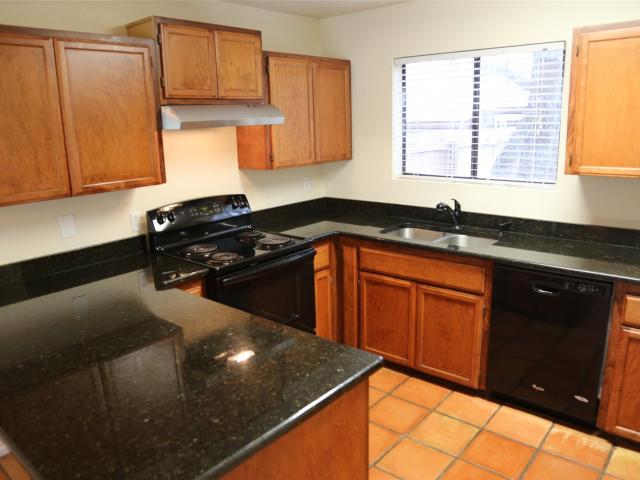 4 Deerfield Dr # D
