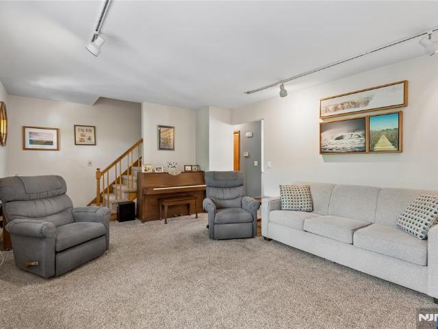 4 Dogwood Terrace