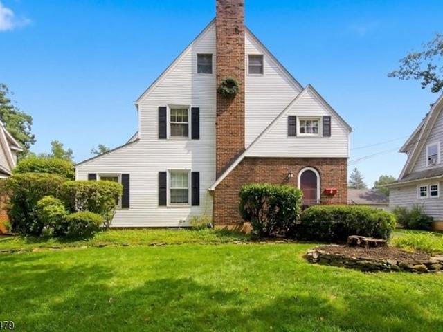 4 Doering Way, Cranford, NJ 07016