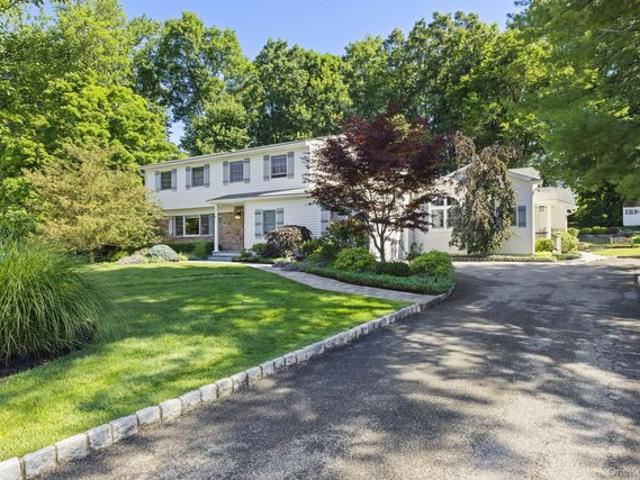 4 Dolphin Rd, New City, NY 10956