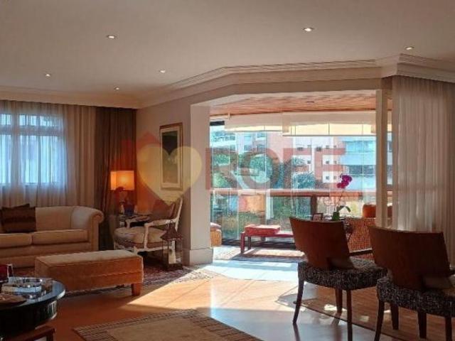 4 Dormitórios, 3 suítes, 227m², Vista Livre