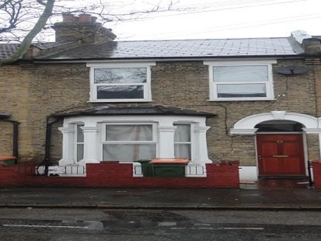 4 Double Bed, 2 Bathroom House, Plaistow station