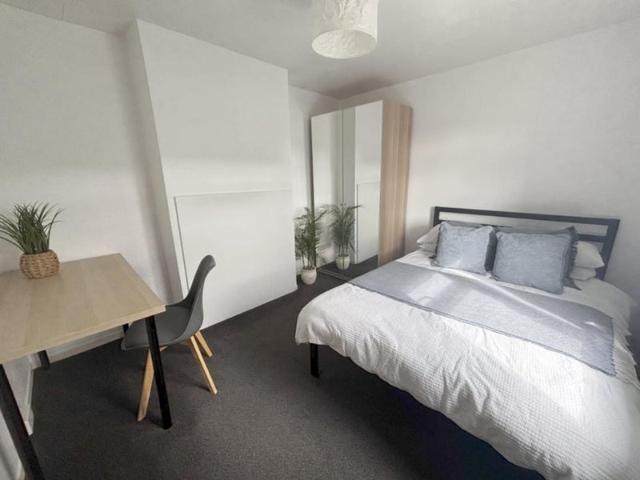 4 Double Bed House for Students or Sharers