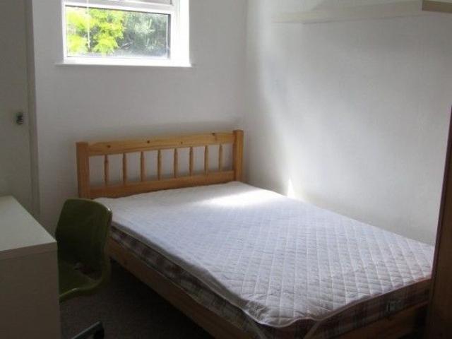 4 double bed student/professional house. Student House in Sheffield