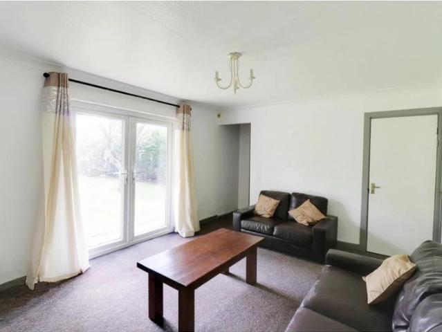 4 Double Bedrooms Available, Close to QMC & UON