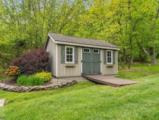 4 Drake Ct