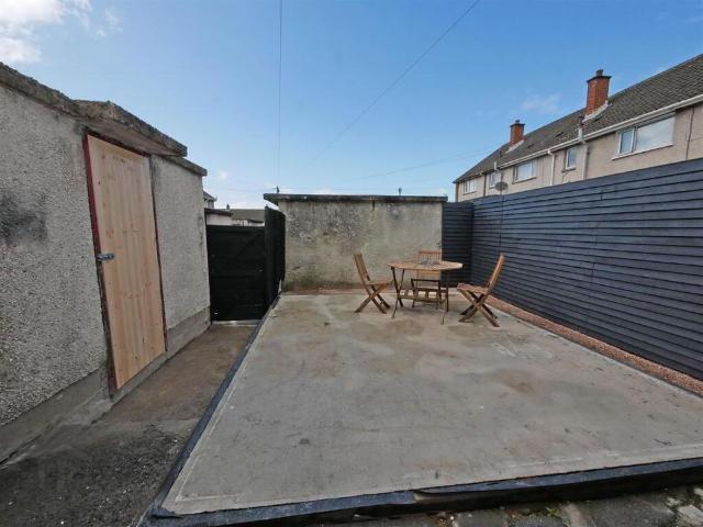 4 Drumart Walk, Belvoir Park, Belfast, BT8 7FB
