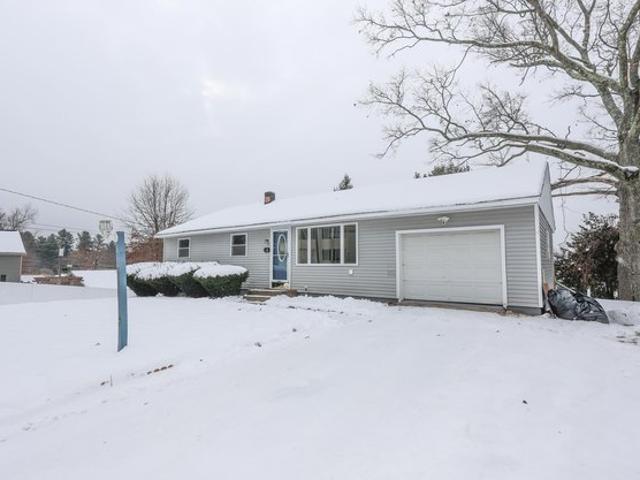 4 E St, Hudson, NH 03051