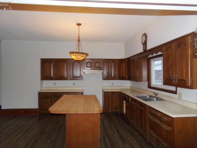 4 E Township Road 132