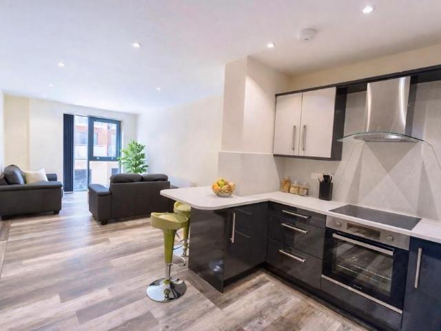 4 Ecco 3 bed apartment to rent £1,495 pcm £345 pw