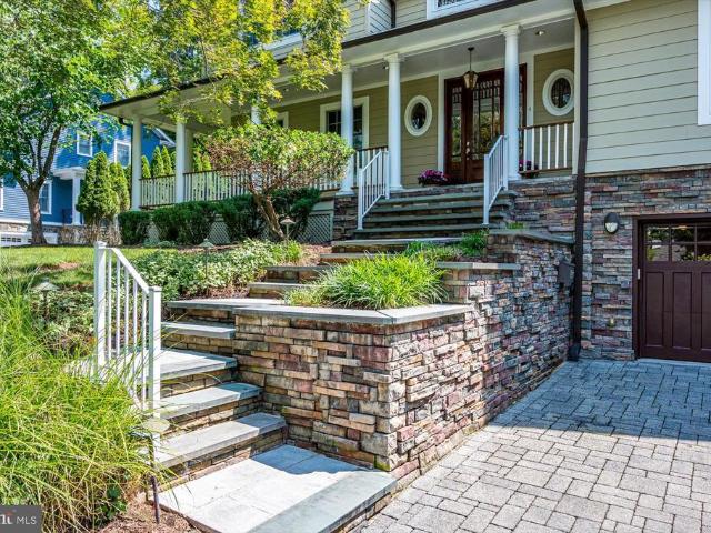 4 Edgewood Road