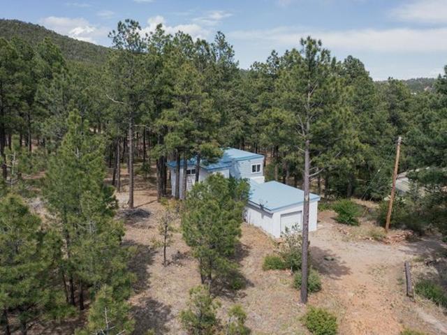 4 El Paraiso Dr, Montezuma, NM 87731