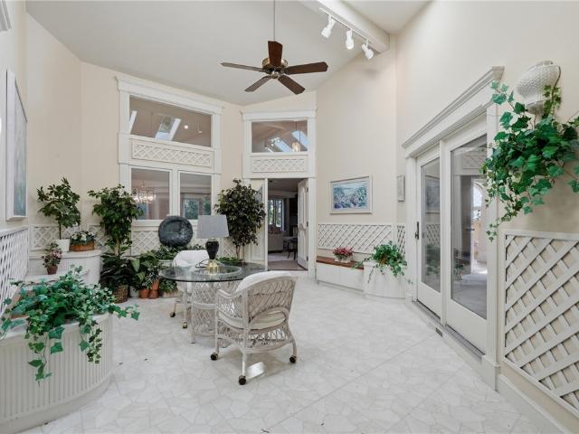 4 Fairway Place