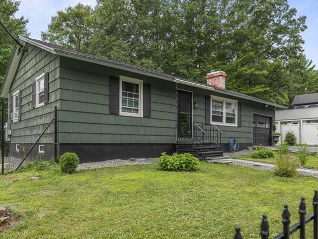 4 Fairbanks St, Augusta, ME 04330