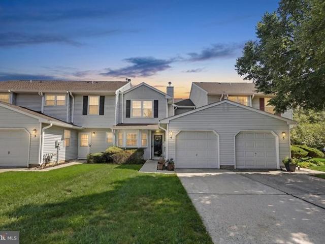 4 Fairfax Ct, Bordentown, NJ 08505