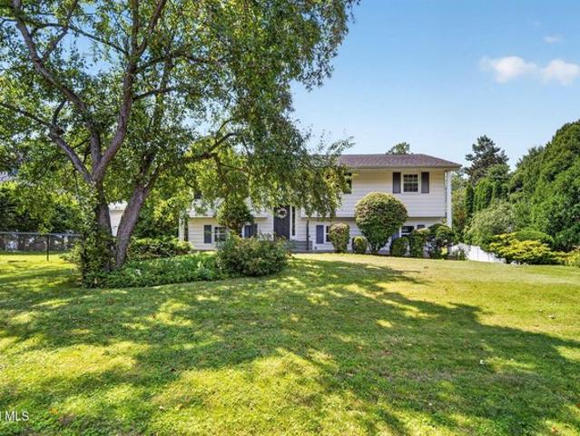 4 Farmingdale Rd, Latham, NY 12110