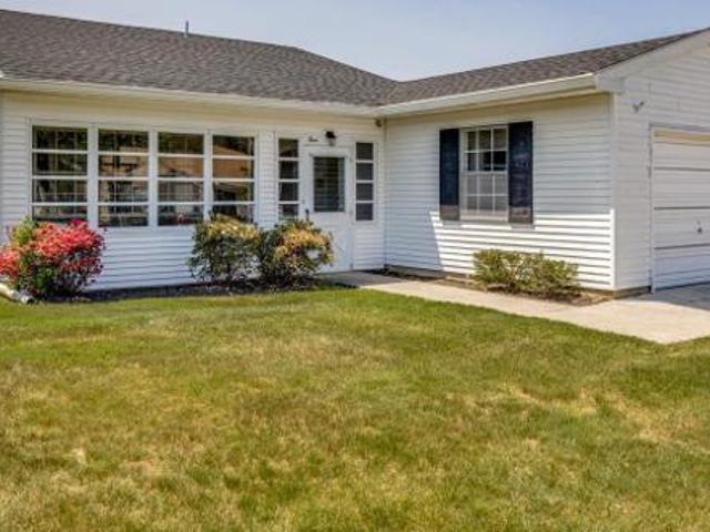 4 Farrington Ct, Southampton, NJ 08088