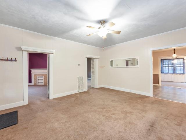 4 Farwell St