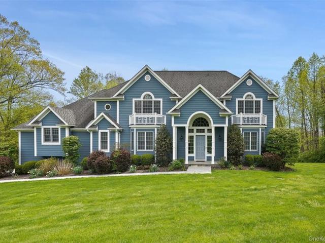 4 Fieldstone Dr, Katonah, NY 10536