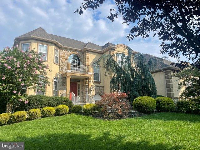 4 Florabunda Ln, Cinnaminson, NJ 08077