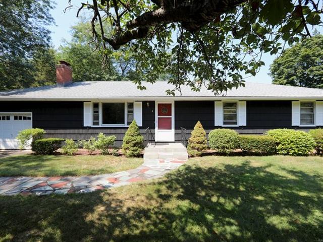 4 Foothills Way, Bloomfield, CT 06002