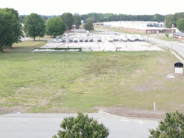 4 Four Oaks Place