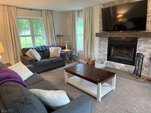 4 Fox Chase Rd