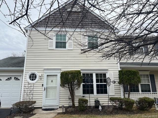 4 Fox Path, Coram, NY 11727