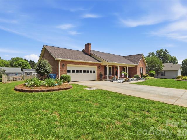 4 Fox Ridge Drive