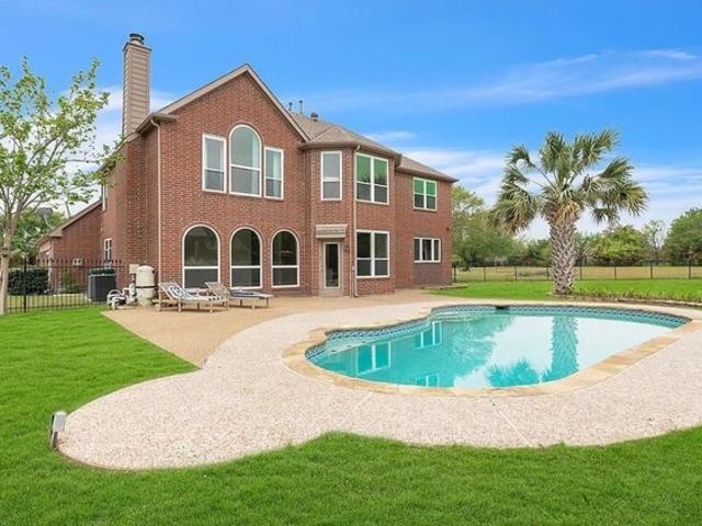 4 Foxborough Ct, Heath, TX 75032