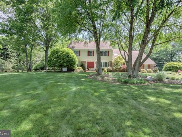 4 Guilford Ct, Princeton Junction, NJ 08550